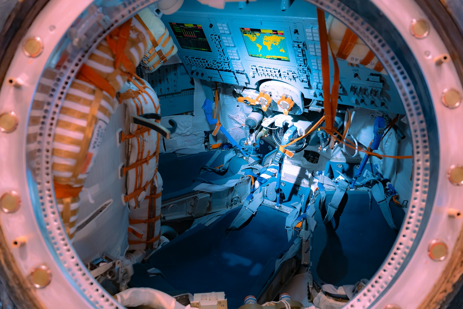 Chinese Astronauts Grill BBQ in Space for the First Time | BackZee