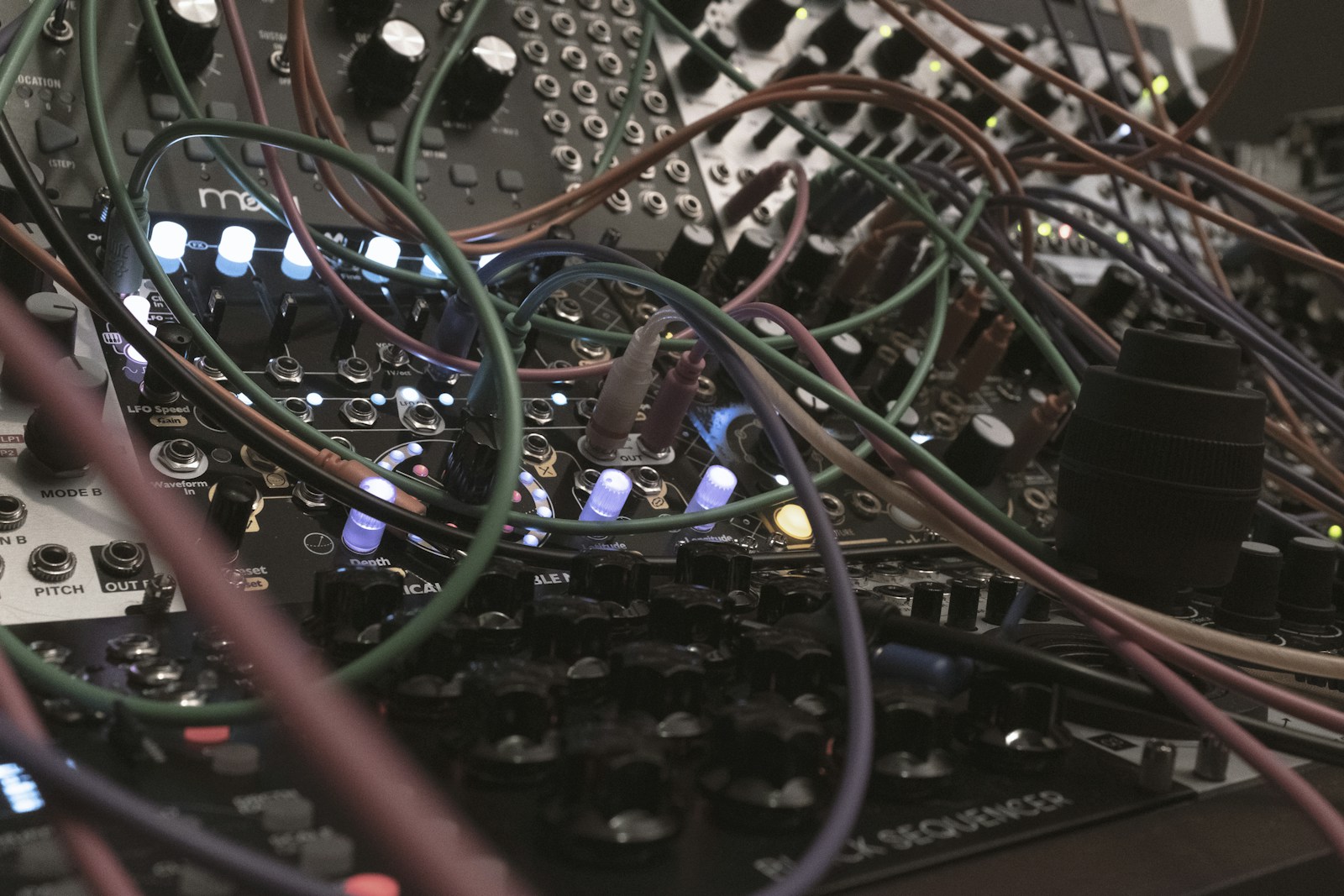 Exploring the Evolution of Electronic Music at Artemyev Space | BackZee