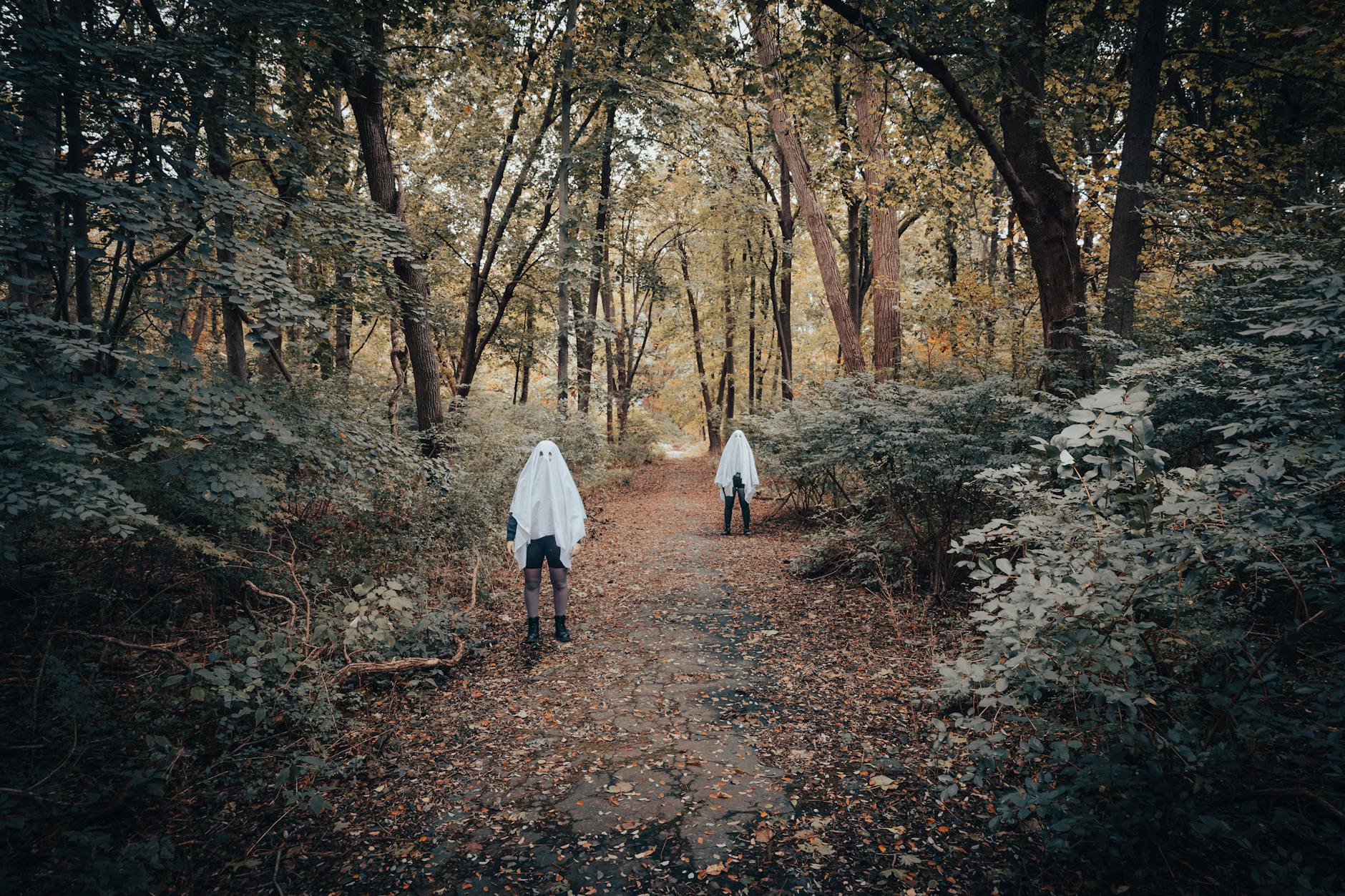 12 Iconic Movie Ghosts That Shaped Halloween Culture | BackZee